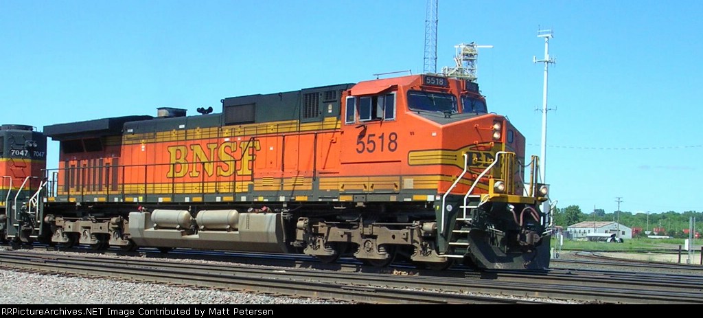 BNSF 5518